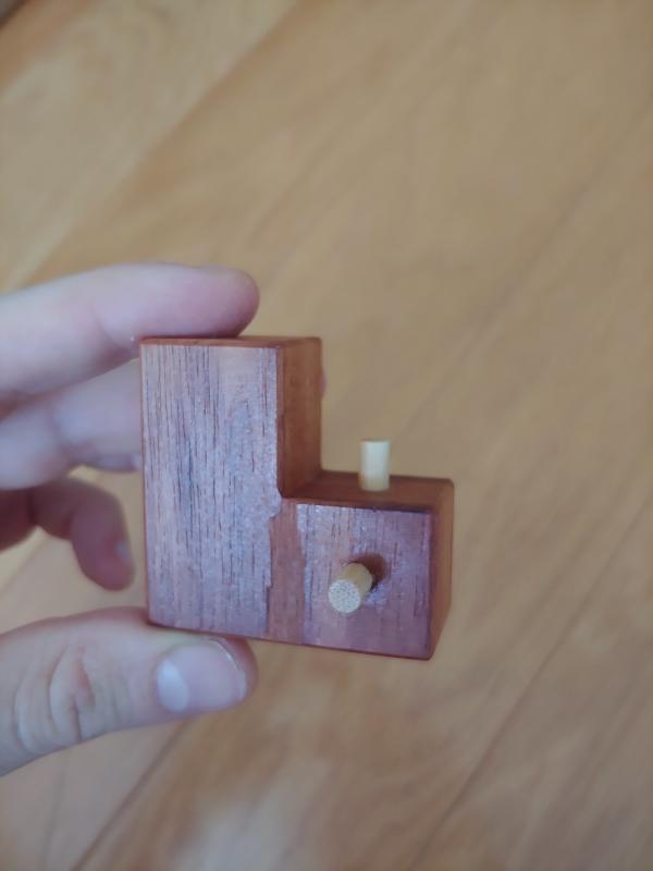 Strugg L and Scramb L by Juno