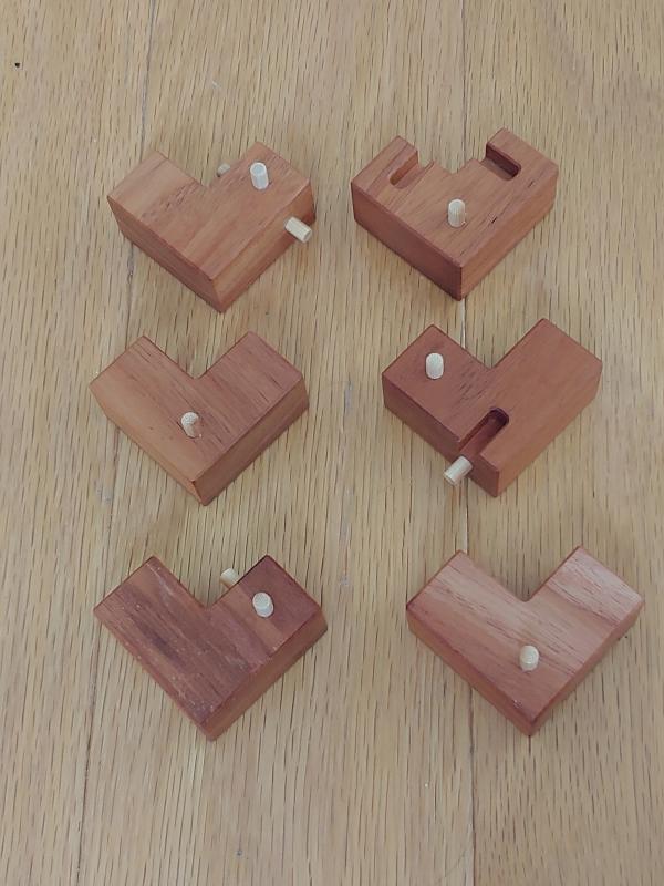 Strugg L and Scramb L by Juno