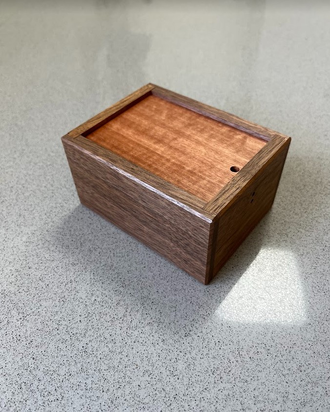 Escalating Box CD 2023